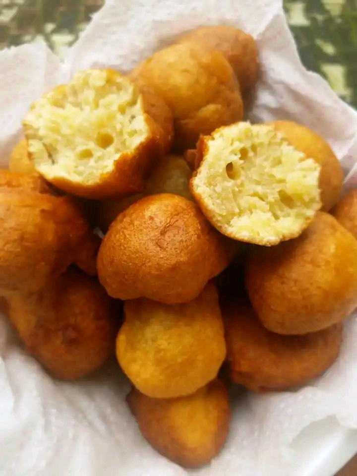 Easy Guide To Make Nigerian Crunchy Buns. (8 Steps) - Ella's Blog
